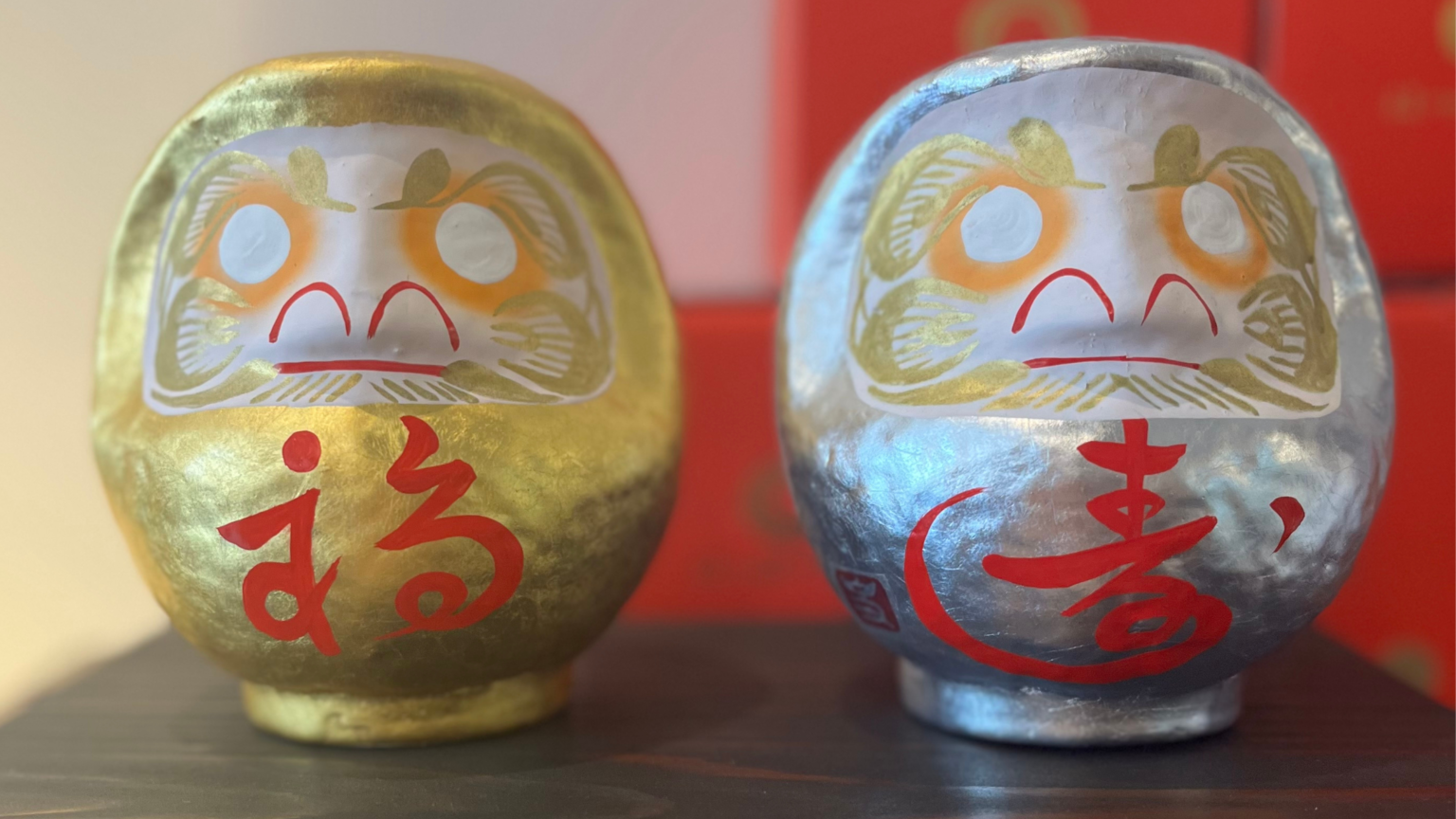 Painting Daruma Dolls - Mahalo nuiloa